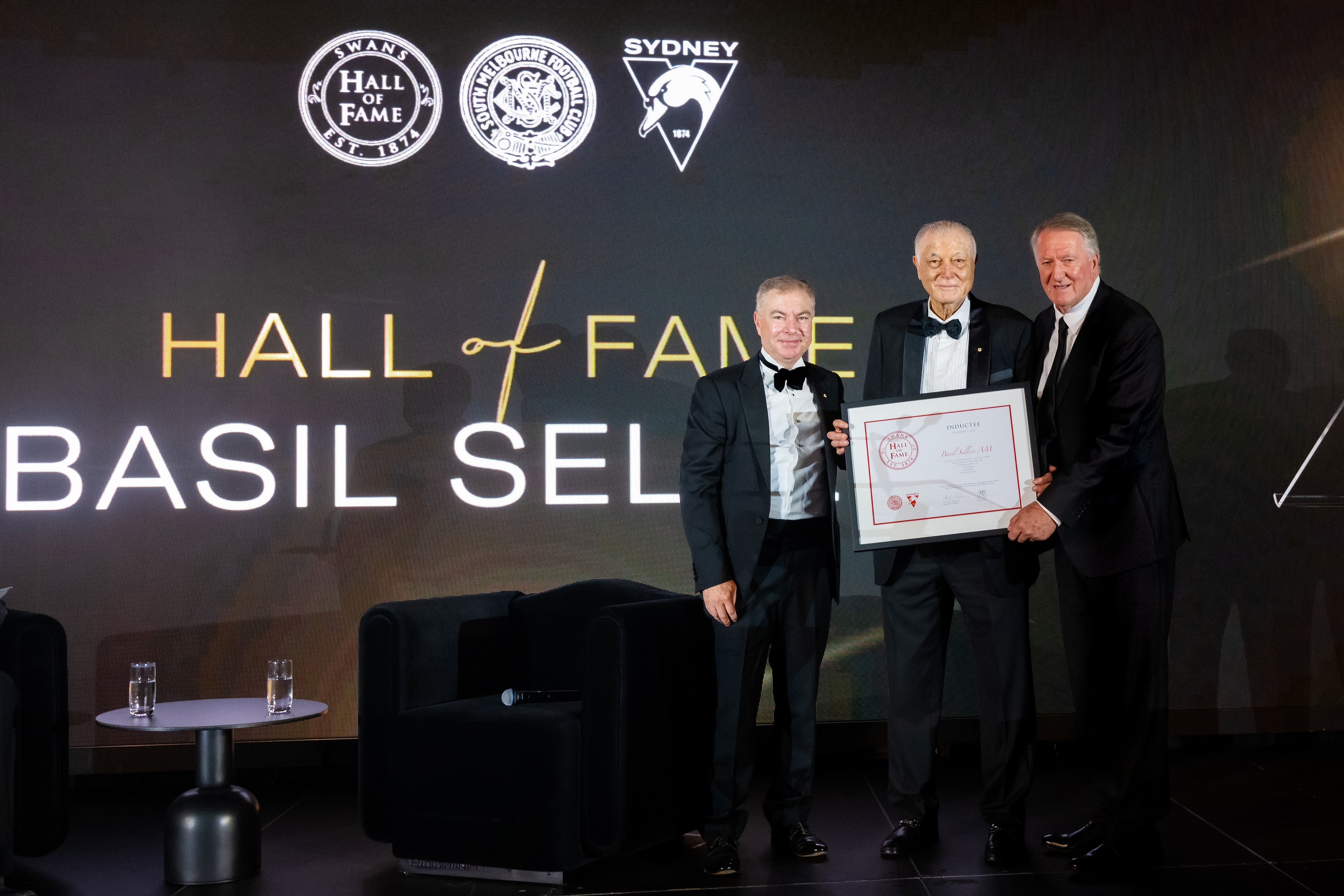 Sellers and Colless inducted into Swans Hall of Fame