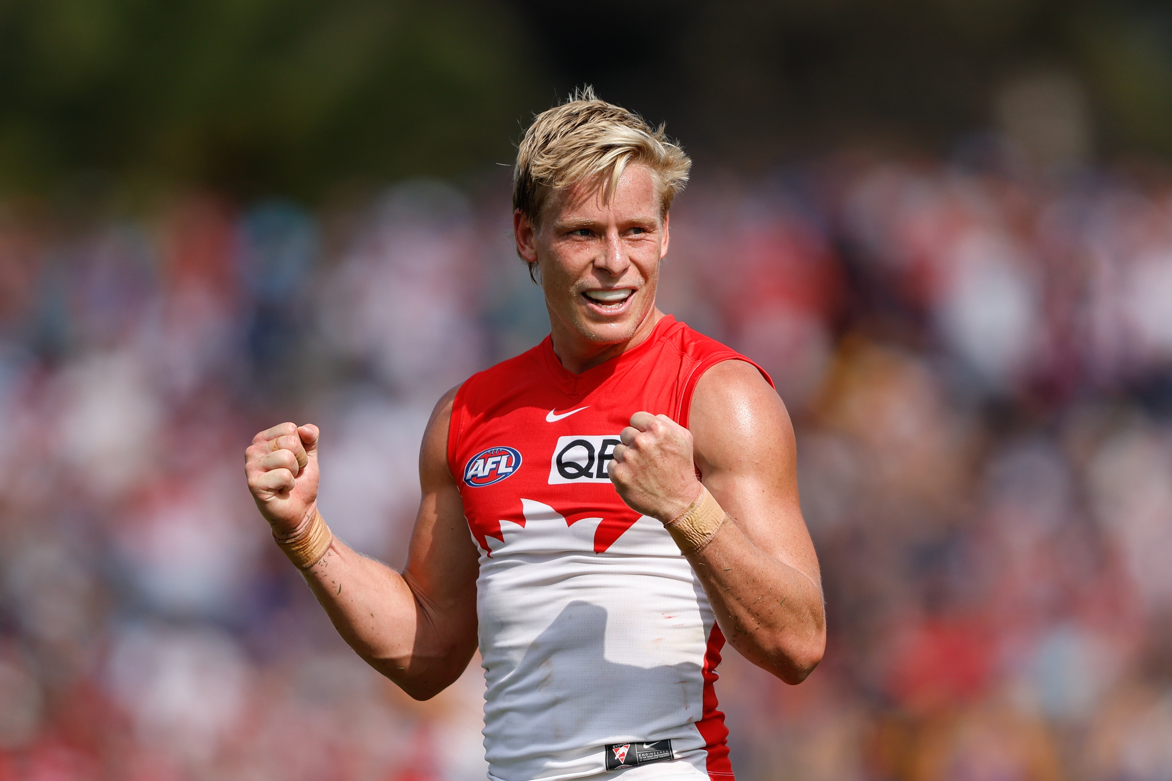 Heeney leads the field