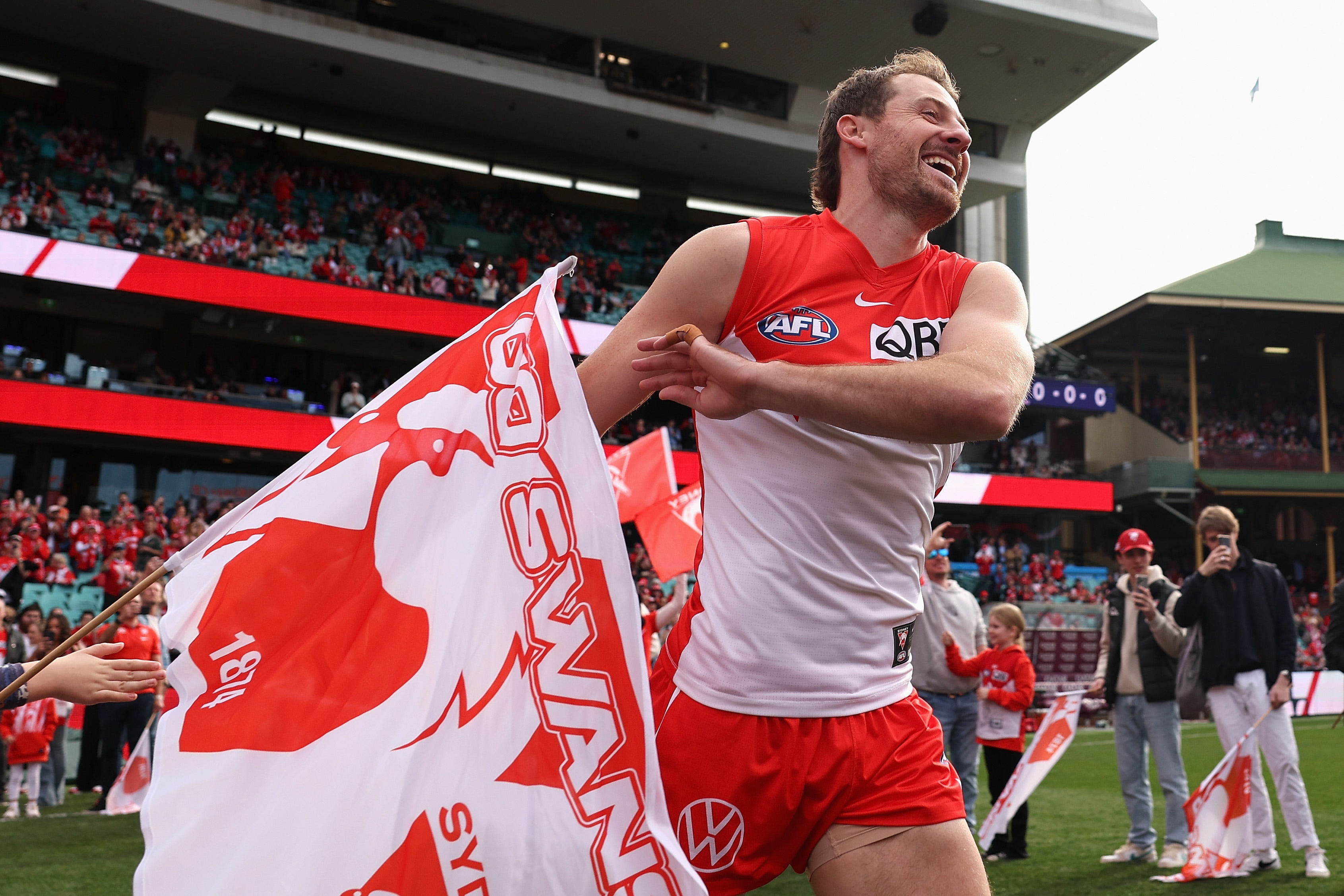 Cunningham signs on for two more