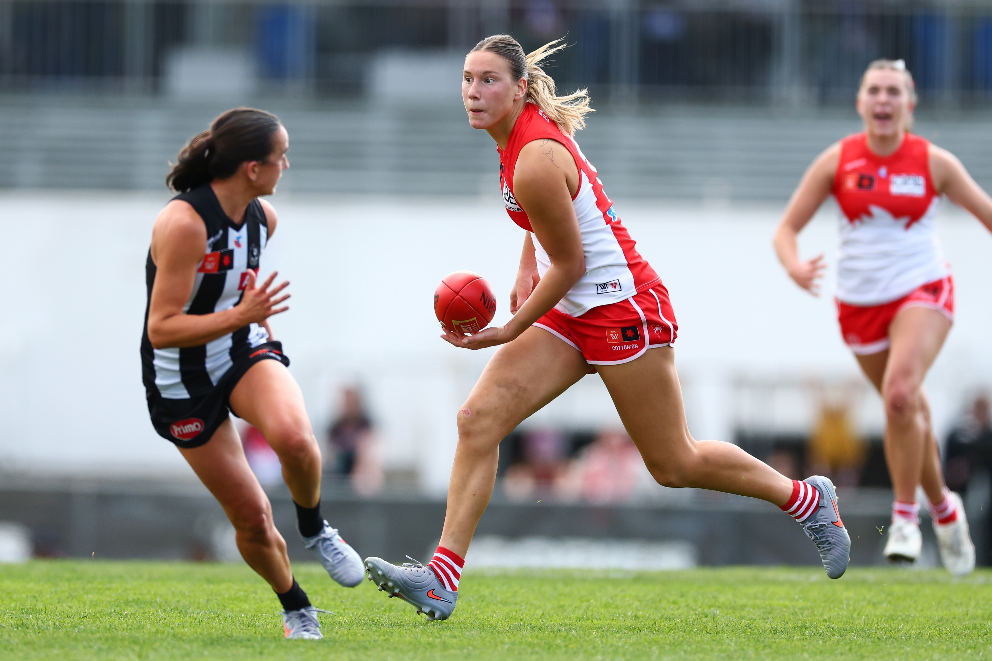Swans suffer first defeat of 2025 to dominant Magpies