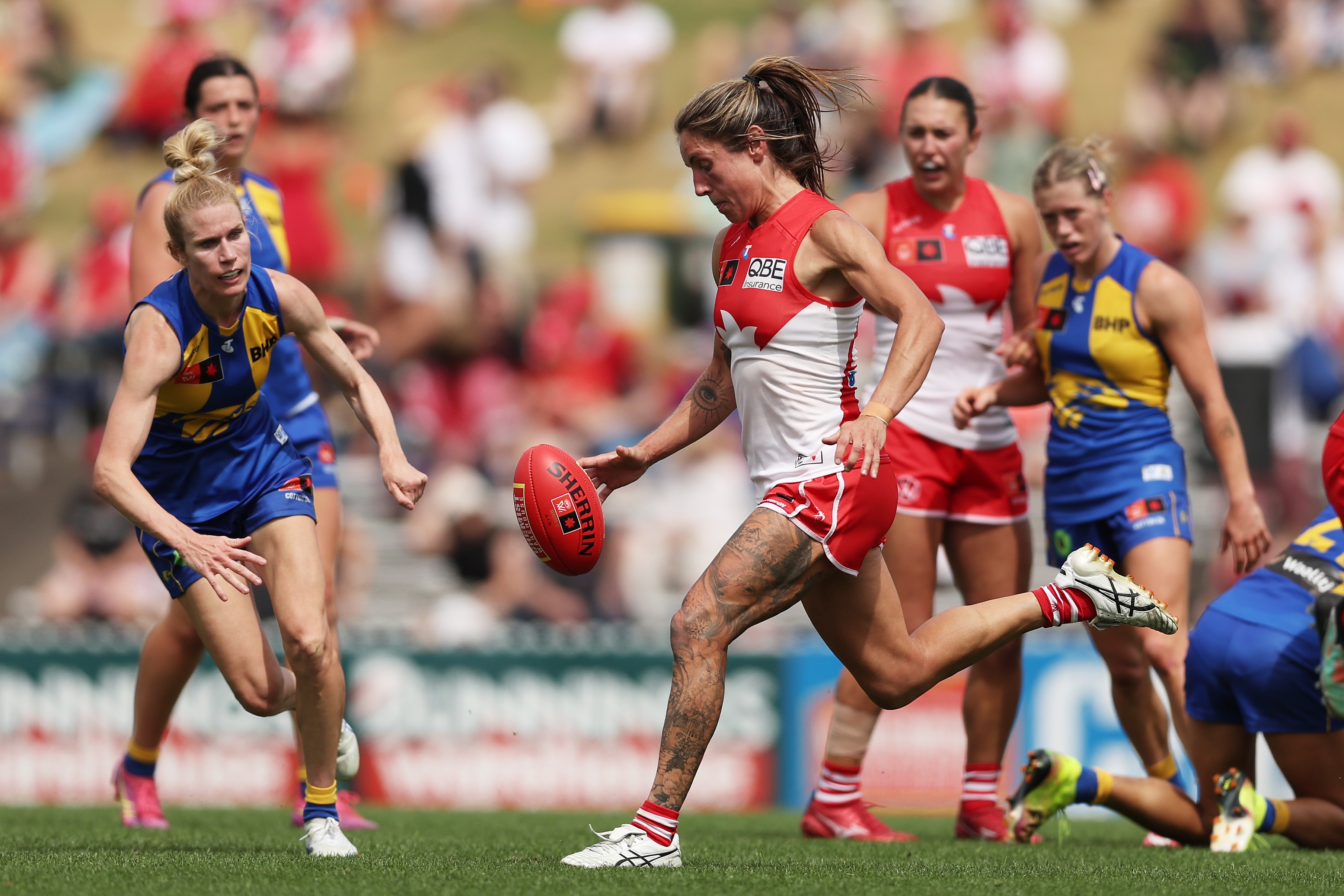 Sydney Swans announce eight AFLW re-signings