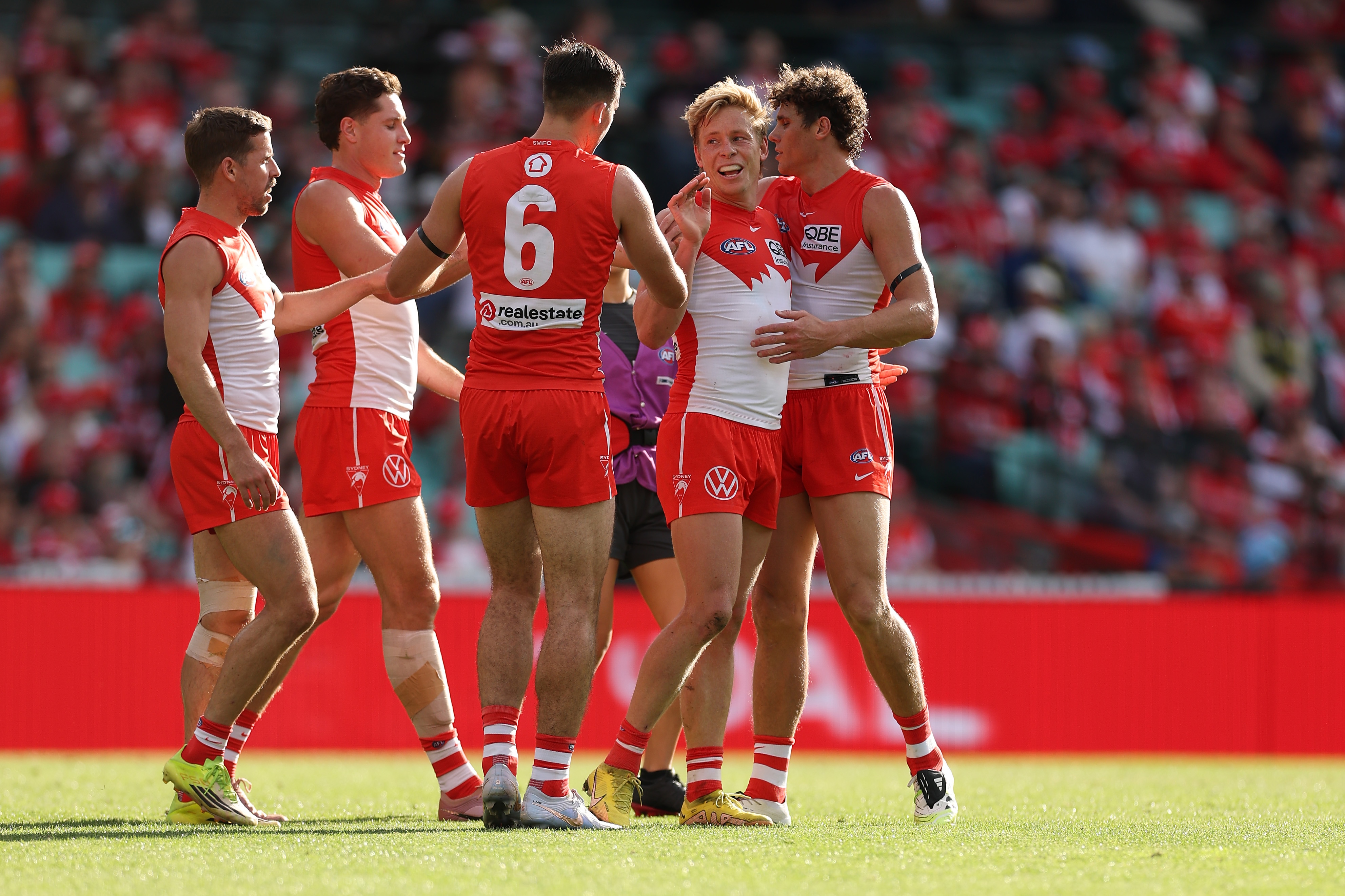 Heeney polls perfect 10 as Swans clean sweep votes