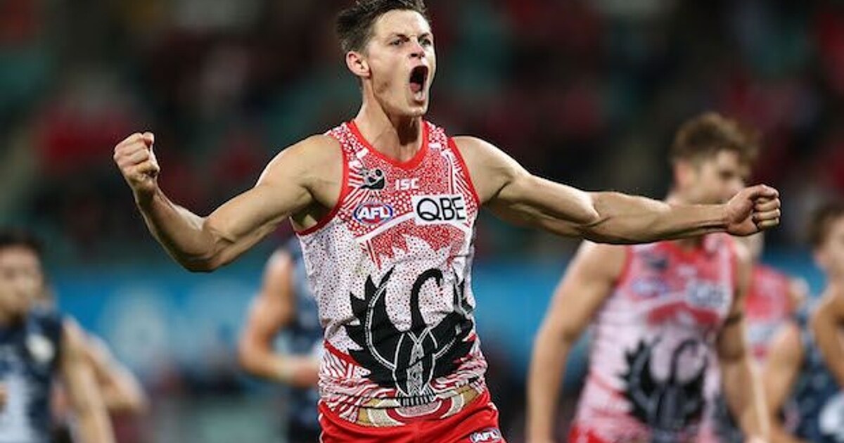 Sinclair scores a perfect 10