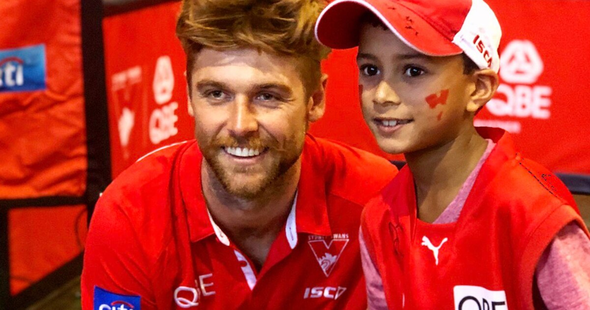Swans fans flock to Sydney Fan Day