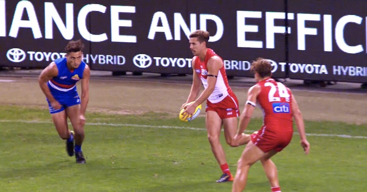 Lloyd crowned Bob Skilton Medallist