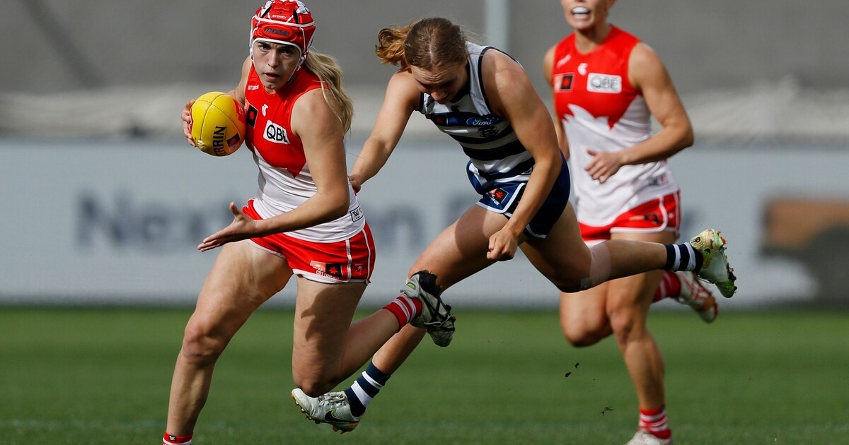 Swans end season with loss to Cats