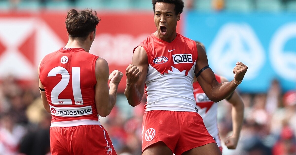 Talls stand up as Swans smash Hawks