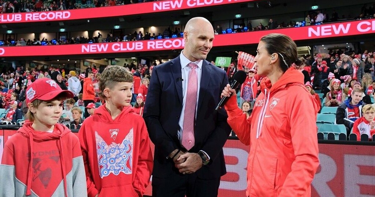 Tom Harley announces our membership milestone