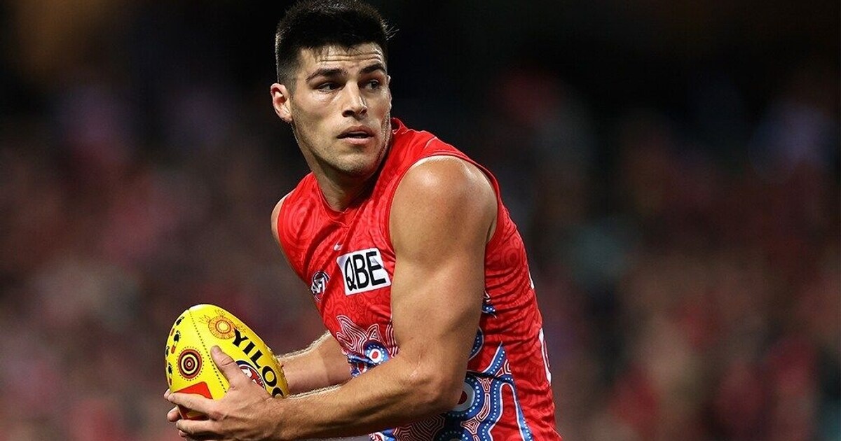 Lewis Melican re-signs