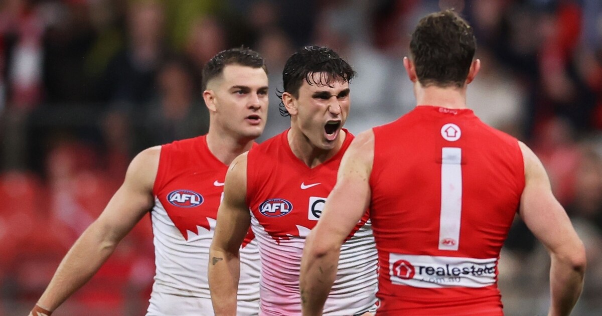 Sam Wicks signs extension