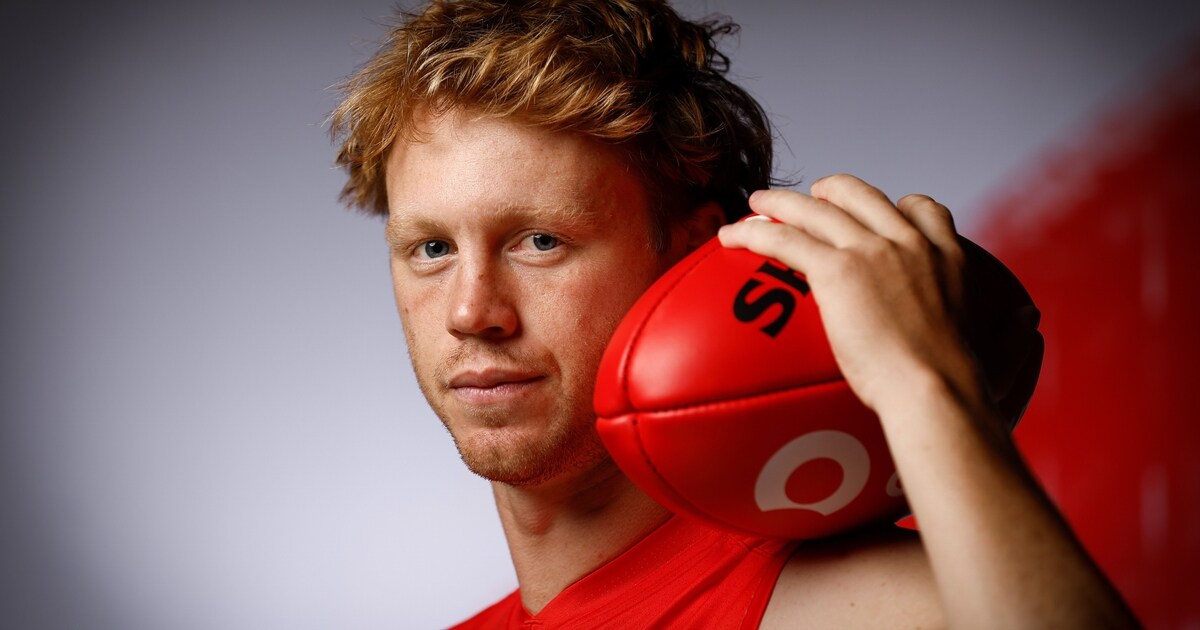 Mills backs deep midfield