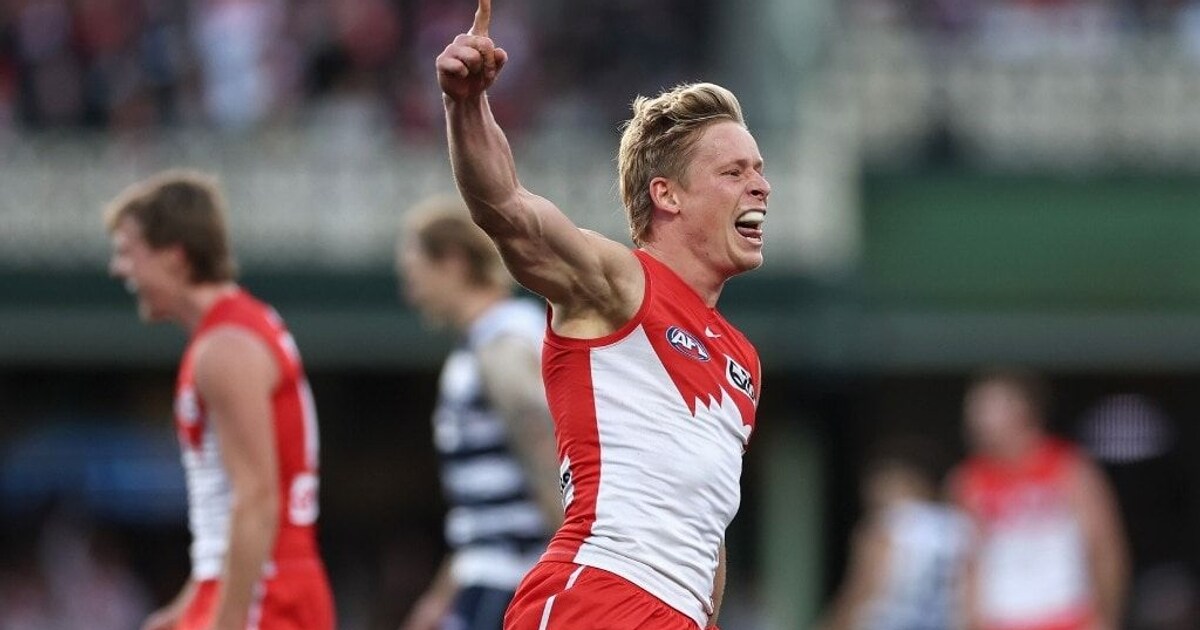 Heeney kicks two goals in just 14 seconds