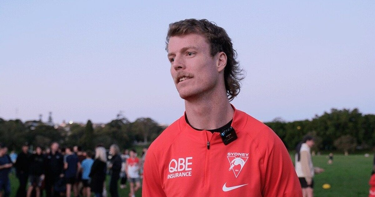 Nick Blakey visits junior club ahead of 150 game milestone