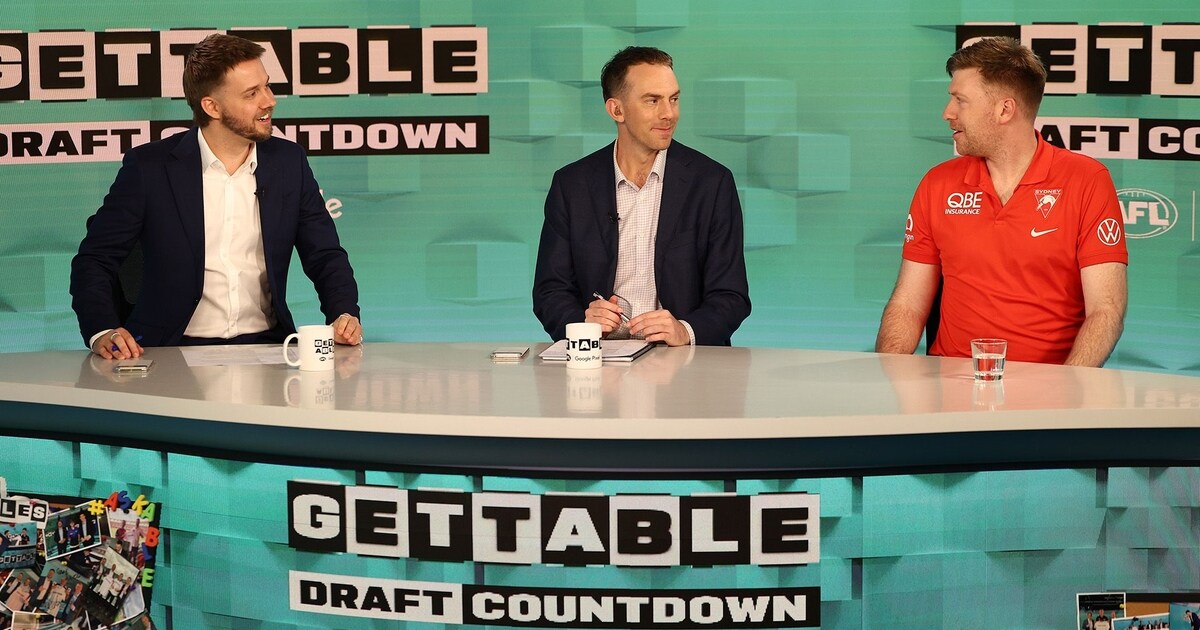 The quartet front of Swans minds, Curnow domino