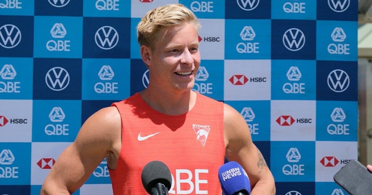 "He's having an absolute crack" - Heeney